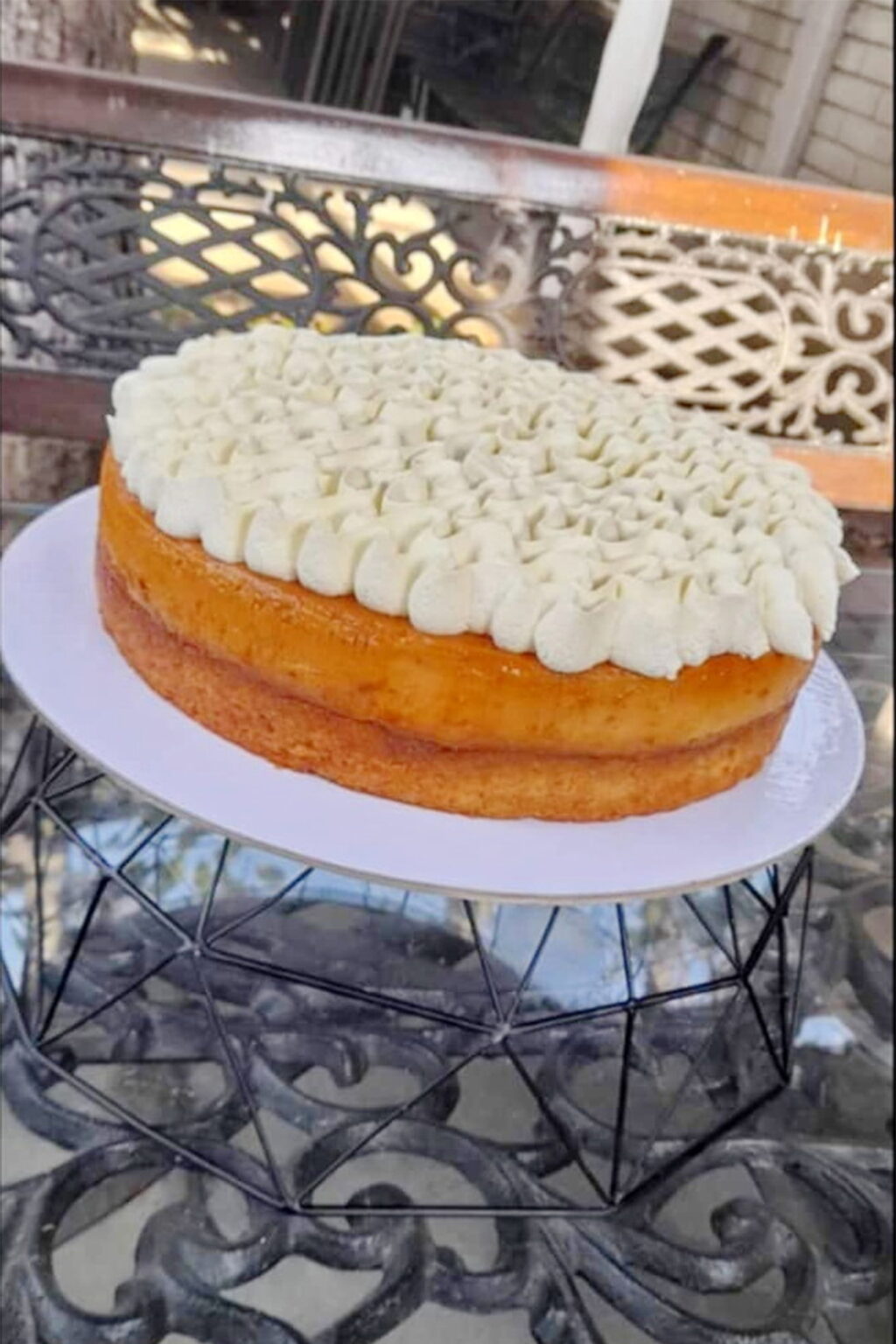Tort cu crema de zahar ars - Diva in Bucatarie