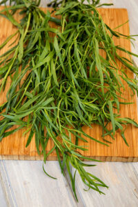 Tarhon in otet pentru iarna reteta simpla - Diva in Bucatarie