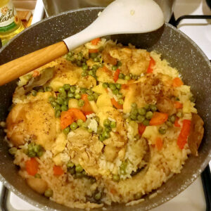 Pilaf de orez cu aripioare de pui si legume - Diva in Bucatarie