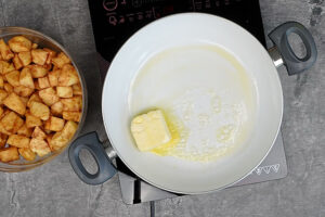 Crumble cu mere, reteta simpla si rapida - Diva in Bucatarie