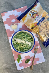 Tagliatelle cu spanac si ricotta