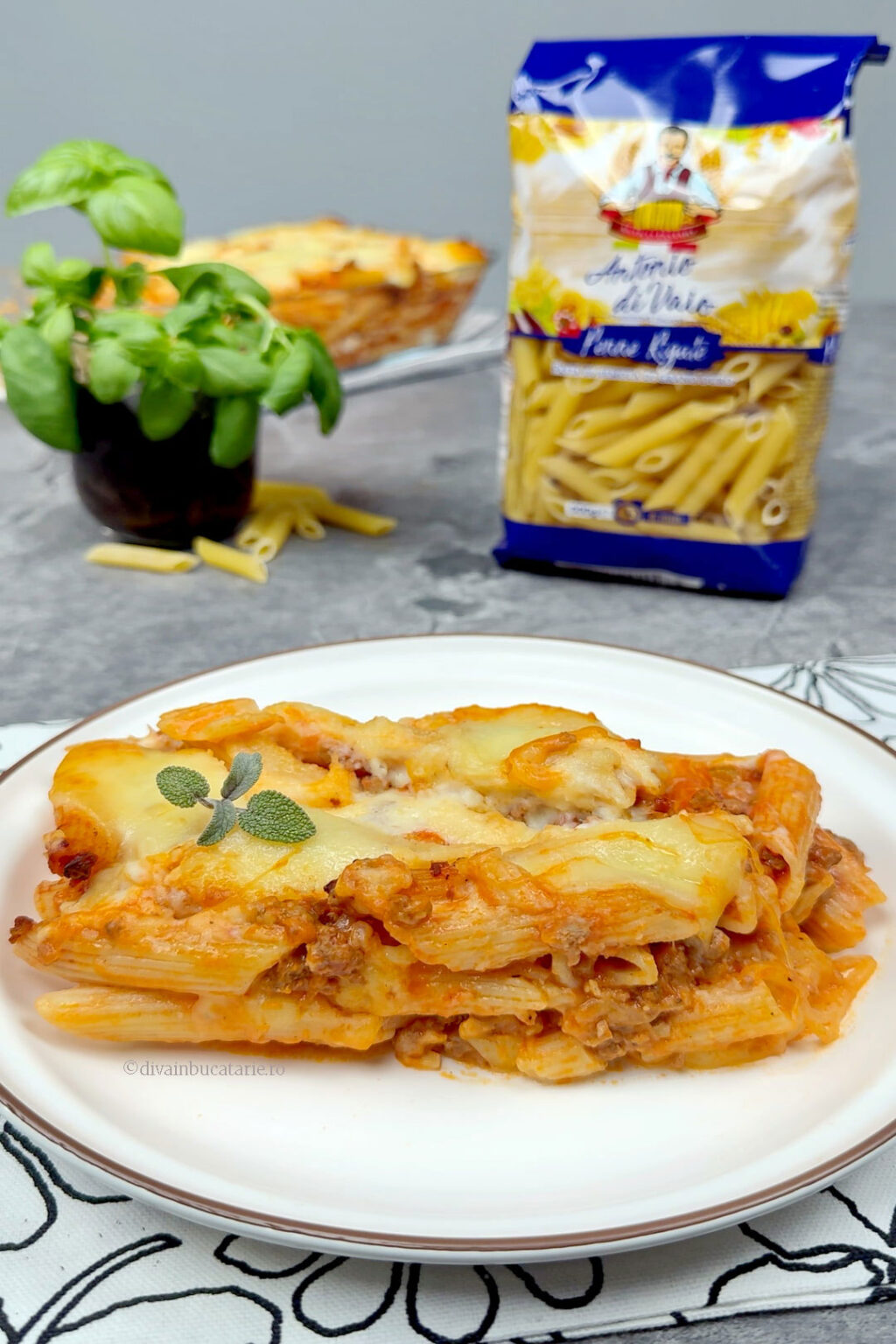 Paste cu carne tocata la cuptor - Diva in Bucatarie