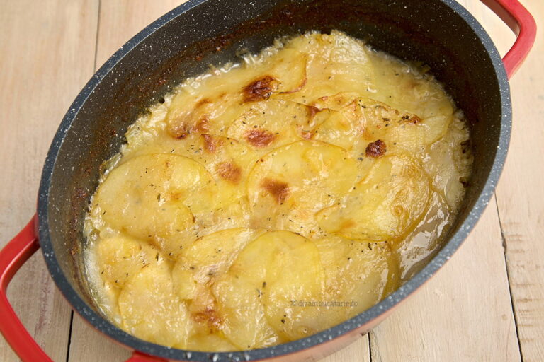 Cartofi inabusiti la cuptor reteta de post - Diva in Bucatarie